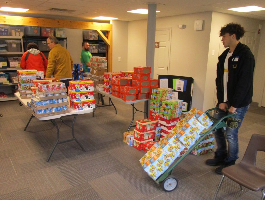 Timberland Company volunteers Day of Service - End 68 Hours of Hunger